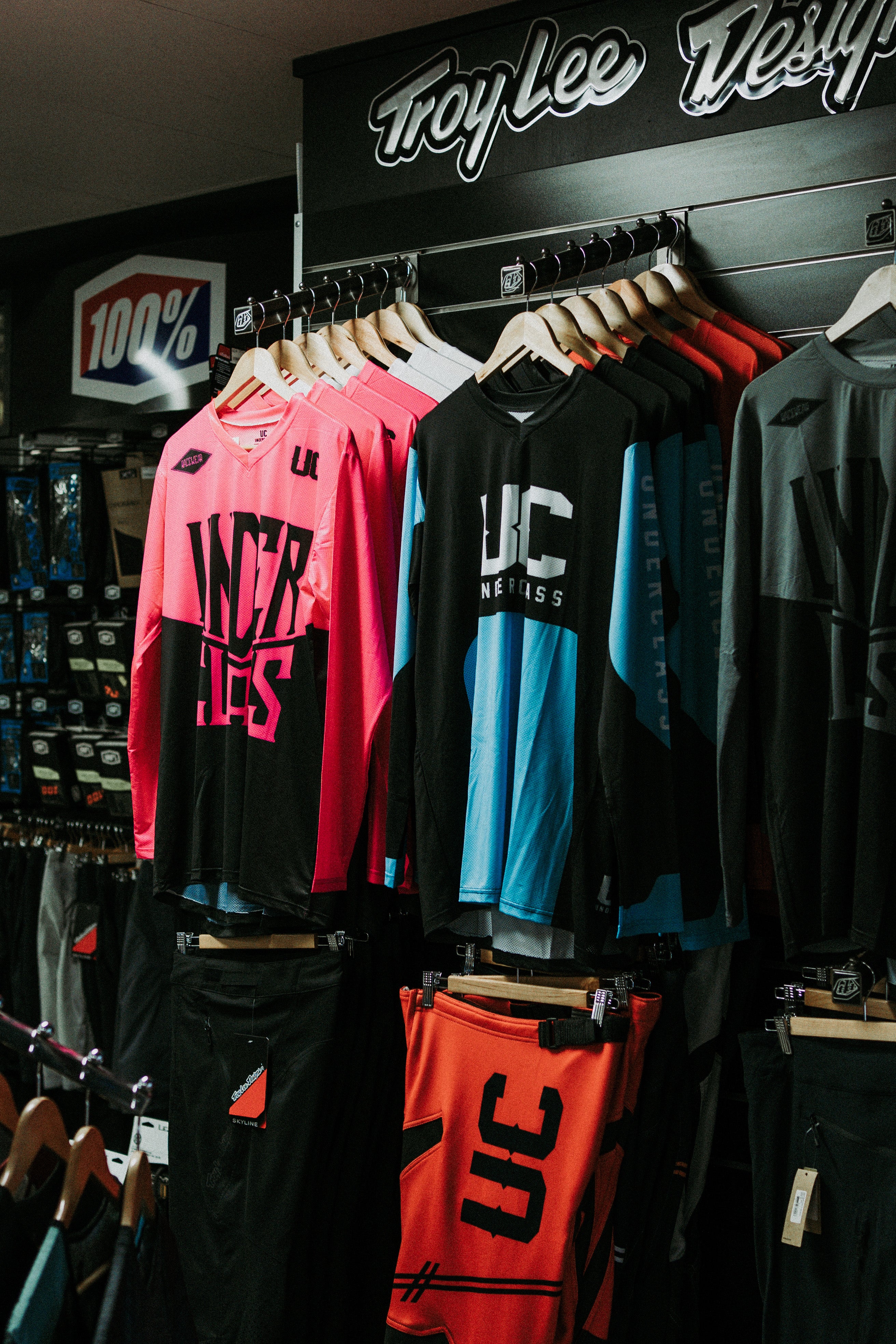 Full Face MTB Helmets • Downhill, BMX & Enduro – Empire Cycles